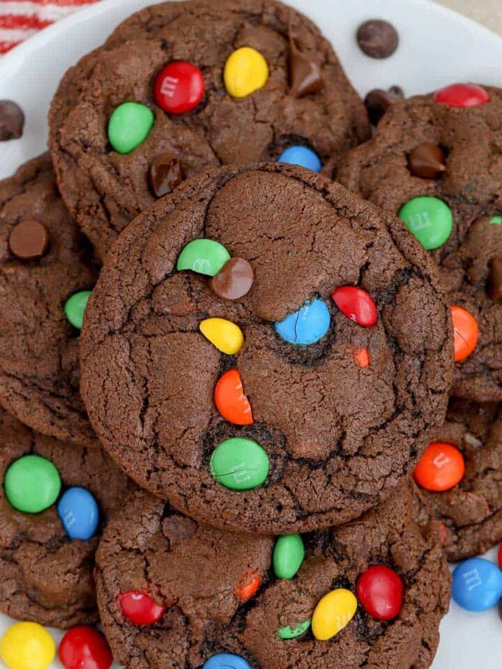 Easy Chocolate Mousse Recipe (Without Eggs) - Celebrating Sweets